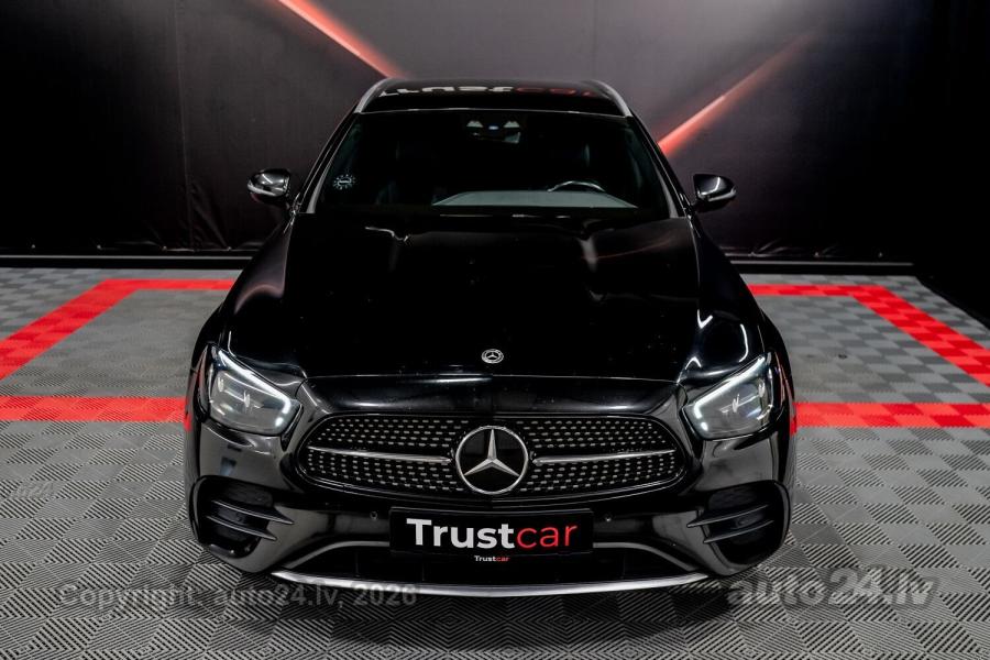 Melns Mercedes-Benz E-Class 2021 Pērnava, ar dzinēja tilpumu 2.00 L un nobraukumu 233 tūkst. km par 21900 €, foto 3 vietnē AUTOMOTO.COM.LV