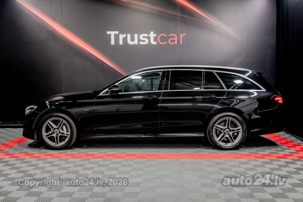 Melns Mercedes-Benz E-Class 2021 Pērnava, ar dzinēja tilpumu 2.00 L un nobraukumu 233 tūkst. km par 21900 €, foto 5 vietnē AUTOMOTO.COM.LV