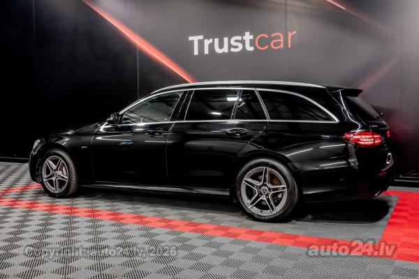 Melns Mercedes-Benz E-Class 2021 Pērnava, ar dzinēja tilpumu 2.00 L un nobraukumu 233 tūkst. km par 21900 €, foto 6 vietnē AUTOMOTO.COM.LV