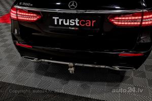 Melns Mercedes-Benz E-Class 2021 Pērnava, ar dzinēja tilpumu 2.00 L un nobraukumu 233 tūkst. km par 21900 €, foto 12 vietnē AUTOMOTO.COM.LV