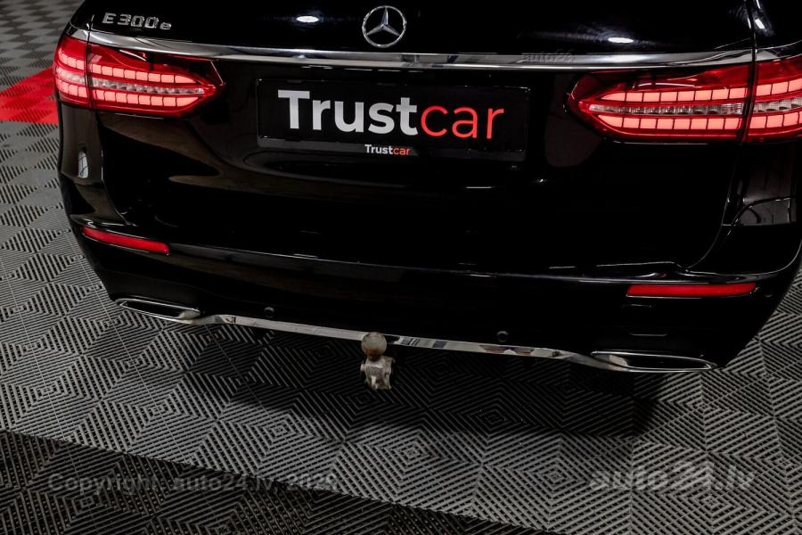 Melns Mercedes-Benz E-Class 2021 Pērnava, ar dzinēja tilpumu 2.00 L un nobraukumu 233 tūkst. km par 21900 €, foto 12 vietnē AUTOMOTO.COM.LV