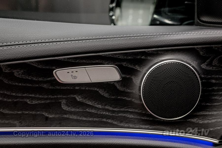 Melns Mercedes-Benz E-Class 2021 Pērnava, ar dzinēja tilpumu 2.00 L un nobraukumu 233 tūkst. km par 21900 €, foto 24 vietnē AUTOMOTO.COM.LV