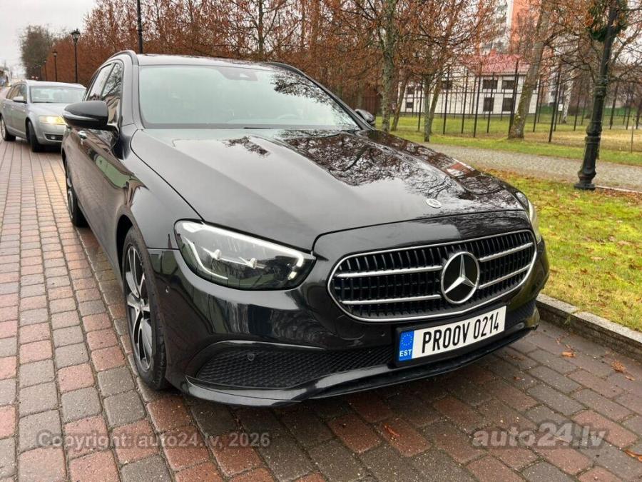 Melns Mercedes-Benz E-Class 2022 Tallina, ar dzinēja tilpumu 1.99 L un nobraukumu 177 tūkst. km par 27900 €, foto 5 vietnē AUTOMOTO.COM.LV