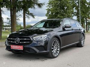 Melns Mercedes-Benz E-Class 2022 Panevēža, ar dzinēja tilpumu 1.99 L un nobraukumu 223 tūkst. km par 24990 €, foto 5 vietnē AUTOMOTO.COM.LV