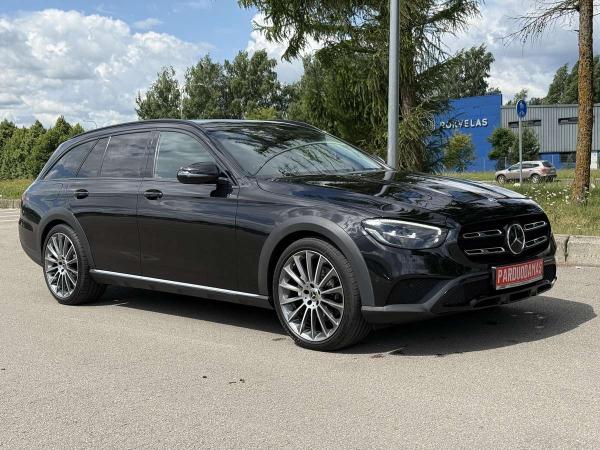 Melns Mercedes-Benz E-Class 2022 Panevēža, ar dzinēja tilpumu 1.99 L un nobraukumu 223 tūkst. km par 24990 €, foto 8 vietnē AUTOMOTO.COM.LV