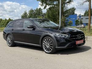 Melns Mercedes-Benz E-Class 2022 Panevēža, ar dzinēja tilpumu 1.99 L un nobraukumu 223 tūkst. km par 24990 €, foto 9 vietnē AUTOMOTO.COM.LV