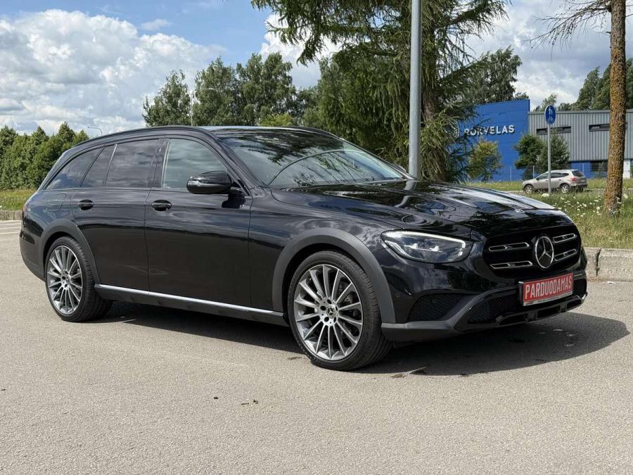 Melns Mercedes-Benz E-Class 2022 Panevēža, ar dzinēja tilpumu 1.99 L un nobraukumu 223 tūkst. km par 24990 €, foto 9 vietnē AUTOMOTO.COM.LV