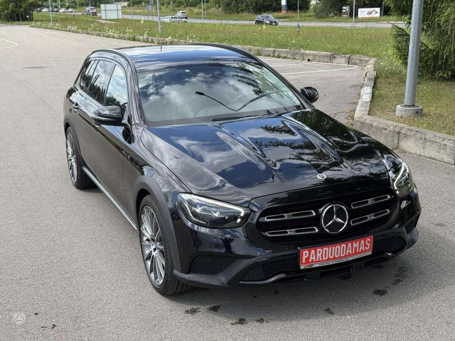 Melns Mercedes-Benz E-Class 2022 Panevēža, ar dzinēja tilpumu 1.99 L un nobraukumu 223 tūkst. km par 24990 €, foto 11 vietnē AUTOMOTO.COM.LV