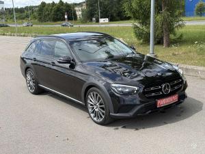 Melns Mercedes-Benz E-Class 2022 Panevēža, ar dzinēja tilpumu 1.99 L un nobraukumu 223 tūkst. km par 24990 €, foto 12 vietnē AUTOMOTO.COM.LV