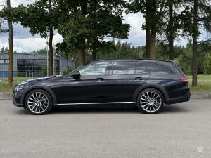 Melns Mercedes-Benz E-Class 2022 Panevēža, ar dzinēja tilpumu 1.99 L un nobraukumu 223 tūkst. km par 24990 €, foto 14 vietnē AUTOMOTO.COM.LV