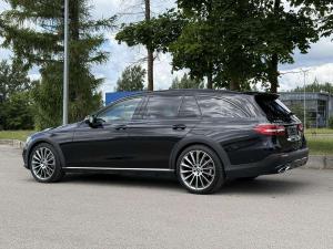 Melns Mercedes-Benz E-Class 2022 Panevēža, ar dzinēja tilpumu 1.99 L un nobraukumu 223 tūkst. km par 24990 €, foto 15 vietnē AUTOMOTO.COM.LV
