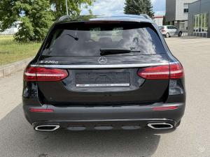 Melns Mercedes-Benz E-Class 2022 Panevēža, ar dzinēja tilpumu 1.99 L un nobraukumu 223 tūkst. km par 24990 €, foto 18 vietnē AUTOMOTO.COM.LV