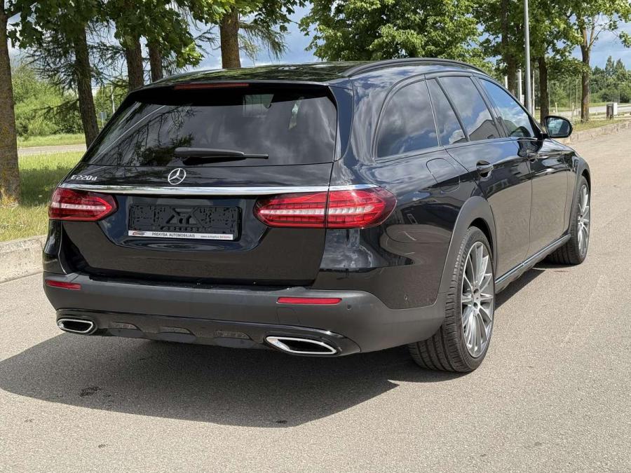 Melns Mercedes-Benz E-Class 2022 Panevēža, ar dzinēja tilpumu 1.99 L un nobraukumu 223 tūkst. km par 24990 €, foto 19 vietnē AUTOMOTO.COM.LV