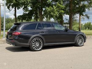 Melns Mercedes-Benz E-Class 2022 Panevēža, ar dzinēja tilpumu 1.99 L un nobraukumu 223 tūkst. km par 24990 €, foto 20 vietnē AUTOMOTO.COM.LV
