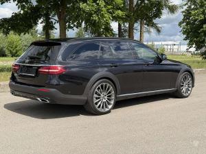 Melns Mercedes-Benz E-Class 2022 Panevēža, ar dzinēja tilpumu 1.99 L un nobraukumu 223 tūkst. km par 24990 €, foto 21 vietnē AUTOMOTO.COM.LV