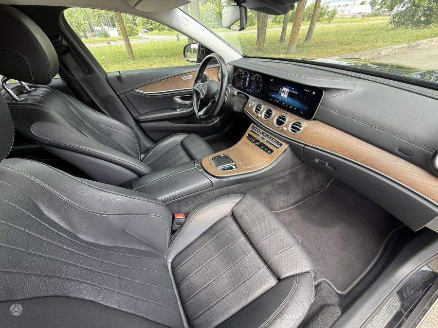 Melns Mercedes-Benz E-Class 2022 Panevēža, ar dzinēja tilpumu 1.99 L un nobraukumu 223 tūkst. km par 24990 €, foto 26 vietnē AUTOMOTO.COM.LV