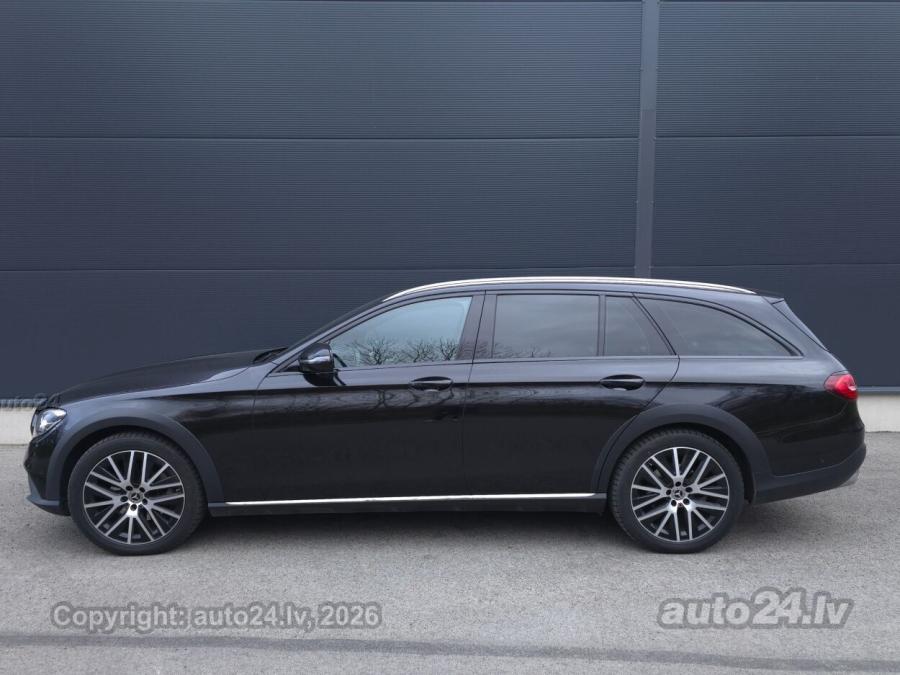 Black Mercedes-Benz E-Class 2022 in Tallinn, with an engine capacity of 2.00 L and mileage of 57 thousand km for 47120 €, photo 6 on AUTOMOTO.COM.LV
