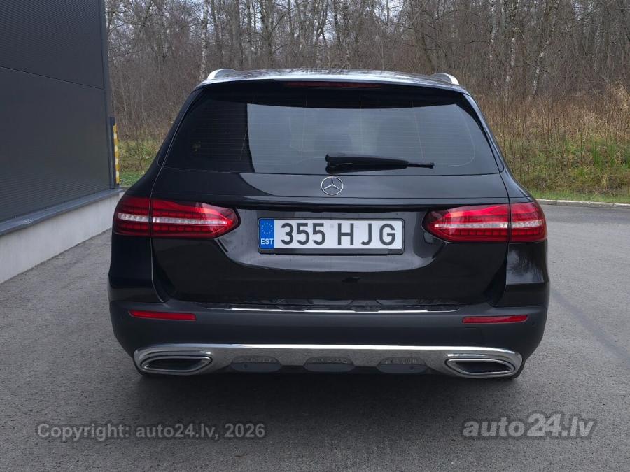 Black Mercedes-Benz E-Class 2022 in Tallinn, with an engine capacity of 2.00 L and mileage of 57 thousand km for 47120 €, photo 8 on AUTOMOTO.COM.LV