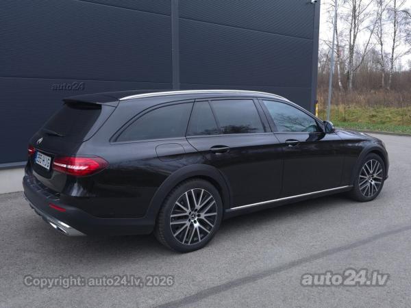 Black Mercedes-Benz E-Class 2022 in Tallinn, with an engine capacity of 2.00 L and mileage of 57 thousand km for 47120 €, photo 10 on AUTOMOTO.COM.LV