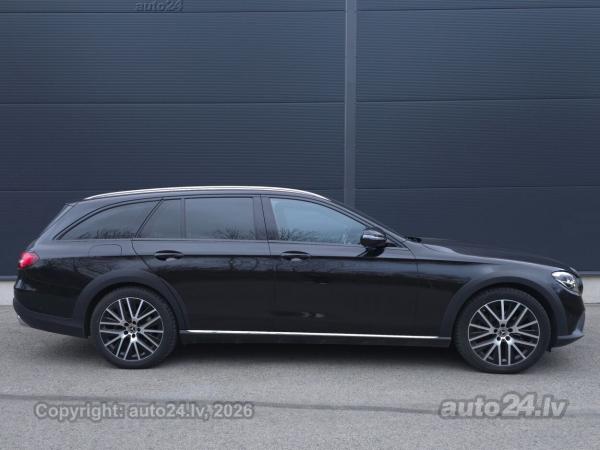 Black Mercedes-Benz E-Class 2022 in Tallinn, with an engine capacity of 2.00 L and mileage of 57 thousand km for 47120 €, photo 11 on AUTOMOTO.COM.LV