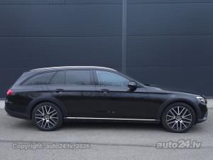Black Mercedes-Benz E-Class 2022 in Tallinn, with an engine capacity of 2.00 L and mileage of 57 thousand km for 47120 €, photo 11 on AUTOMOTO.COM.LV