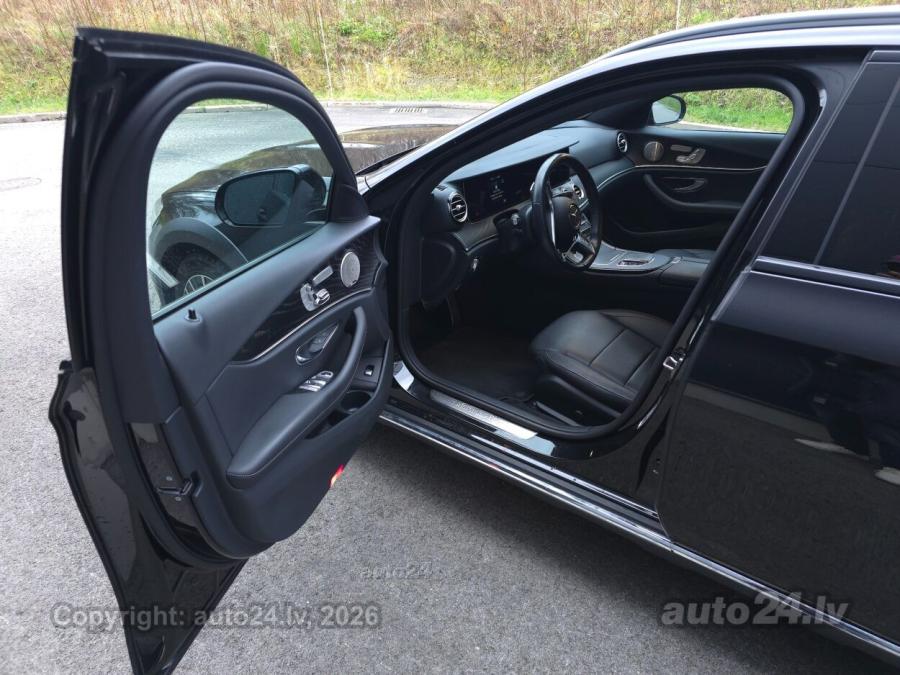 Black Mercedes-Benz E-Class 2022 in Tallinn, with an engine capacity of 2.00 L and mileage of 57 thousand km for 47120 €, photo 12 on AUTOMOTO.COM.LV