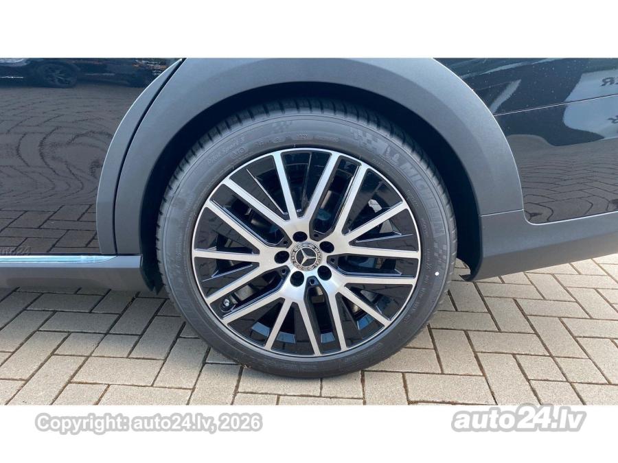 Black Mercedes-Benz E-Class 2022 in Tallinn, with an engine capacity of 2.00 L and mileage of 57 thousand km for 47120 €, photo 20 on AUTOMOTO.COM.LV