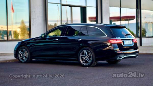 Mercedes-Benz E-Class 2022 Tallina vietnē Melns Mercedes-Benz E-Class 2022 Tallina, ar dzinēja tilpumu 3.00 L un nobraukumu 62 tūkst. km par 49900 €, foto 4 vietnē AUTOMOTO.COM.LV