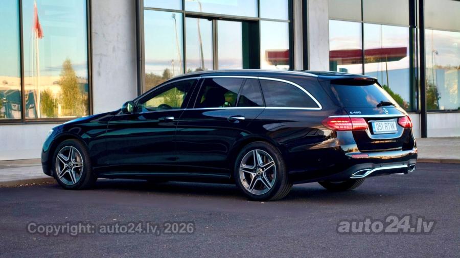 Black Mercedes-Benz E-Class 2022 in Tallinn, with an engine capacity of 3.00 L and mileage of 62 thousand km for 49900 €, photo 4 on AUTOMOTO.COM.LV
