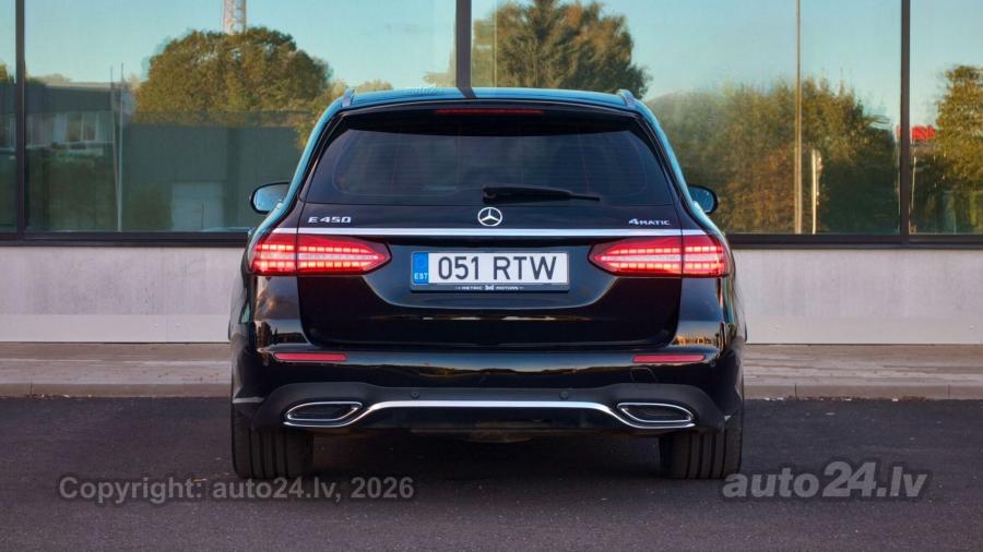 Black Mercedes-Benz E-Class 2022 in Tallinn, with an engine capacity of 3.00 L and mileage of 62 thousand km for 49900 €, photo 5 on AUTOMOTO.COM.LV