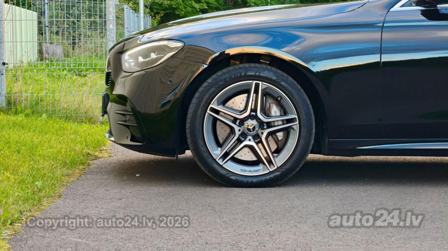 Black Mercedes-Benz E-Class 2022 in Tallinn, with an engine capacity of 3.00 L and mileage of 62 thousand km for 49900 €, photo 9 on AUTOMOTO.COM.LV