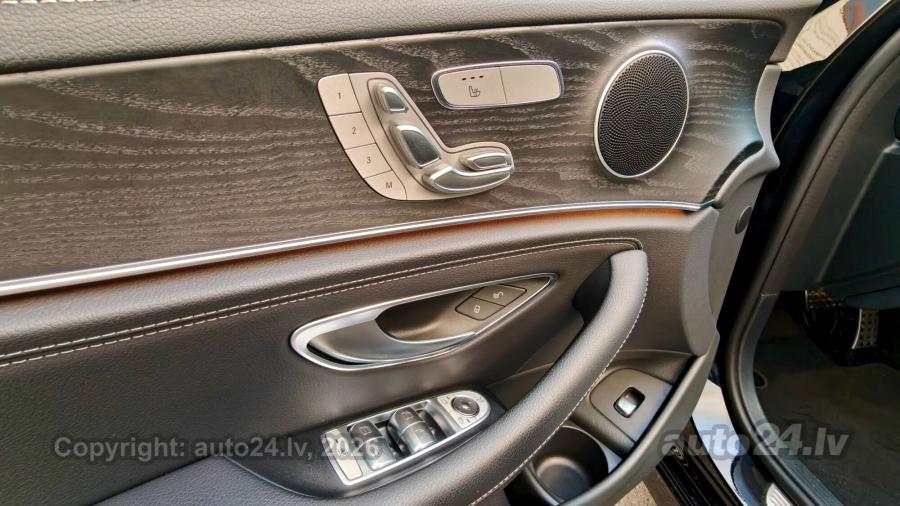 Black Mercedes-Benz E-Class 2022 in Tallinn, with an engine capacity of 3.00 L and mileage of 62 thousand km for 49900 €, photo 19 on AUTOMOTO.COM.LV