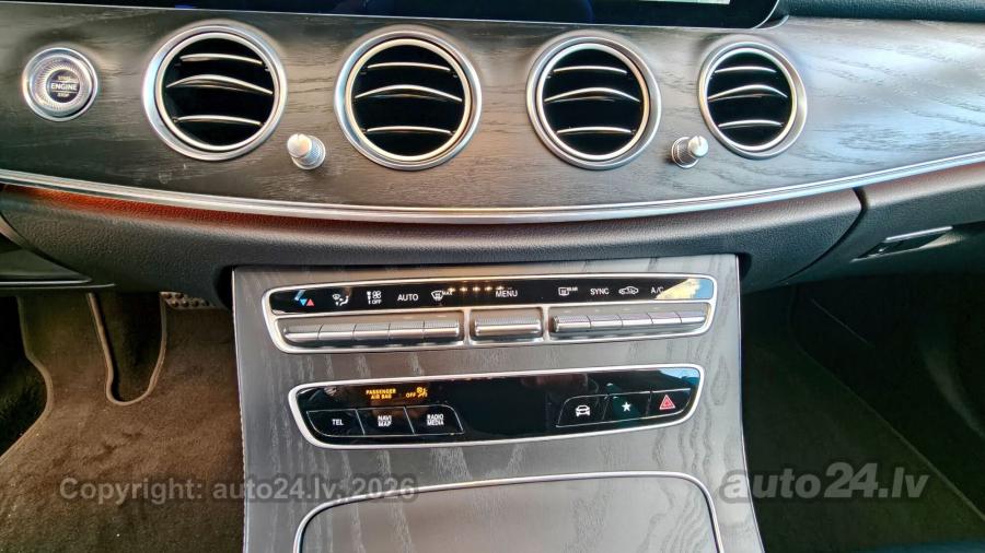 Black Mercedes-Benz E-Class 2022 in Tallinn, with an engine capacity of 3.00 L and mileage of 62 thousand km for 49900 €, photo 21 on AUTOMOTO.COM.LV