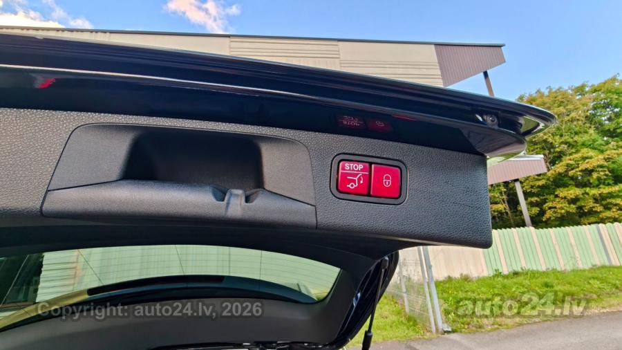 Black Mercedes-Benz E-Class 2022 in Tallinn, with an engine capacity of 3.00 L and mileage of 62 thousand km for 49900 €, photo 24 on AUTOMOTO.COM.LV