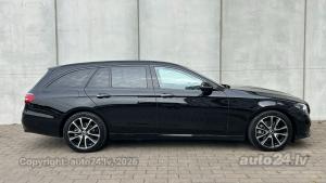 Melns Mercedes-Benz E-Class 2023 Tallina, ar dzinēja tilpumu 2.00 L un nobraukumu 77 tūkst. km par 34900 €, foto 4 vietnē AUTOMOTO.COM.LV