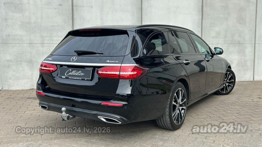 Melns Mercedes-Benz E-Class 2023 Tallina, ar dzinēja tilpumu 2.00 L un nobraukumu 77 tūkst. km par 34900 €, foto 5 vietnē AUTOMOTO.COM.LV
