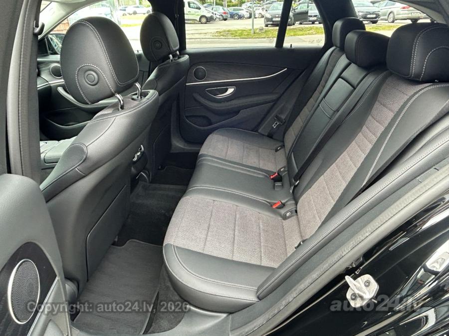 Melns Mercedes-Benz E-Class 2023 Tallina, ar dzinēja tilpumu 2.00 L un nobraukumu 77 tūkst. km par 34900 €, foto 10 vietnē AUTOMOTO.COM.LV
