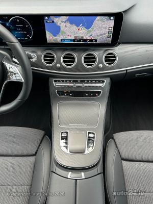 Melns Mercedes-Benz E-Class 2023 Tallina, ar dzinēja tilpumu 2.00 L un nobraukumu 77 tūkst. km par 34900 €, foto 14 vietnē AUTOMOTO.COM.LV