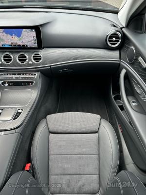 Melns Mercedes-Benz E-Class 2023 Tallina, ar dzinēja tilpumu 2.00 L un nobraukumu 77 tūkst. km par 34900 €, foto 15 vietnē AUTOMOTO.COM.LV
