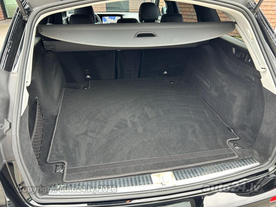 Melns Mercedes-Benz E-Class 2023 Tallina, ar dzinēja tilpumu 2.00 L un nobraukumu 77 tūkst. km par 34900 €, foto 29 vietnē AUTOMOTO.COM.LV