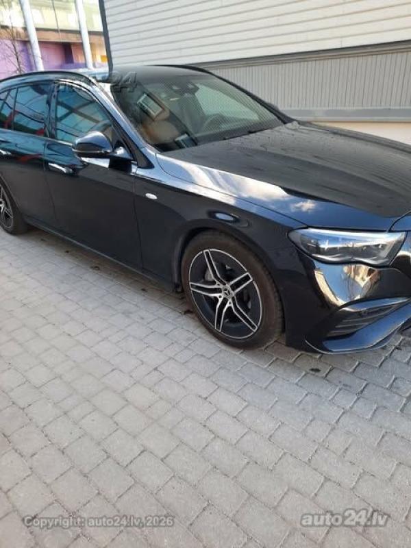Black Mercedes-Benz E-Class 2025 in Tallinn, with an engine capacity of 2.00 L and mileage of 10 thousand km for 73900 €, photo 8 on AUTOMOTO.COM.LV