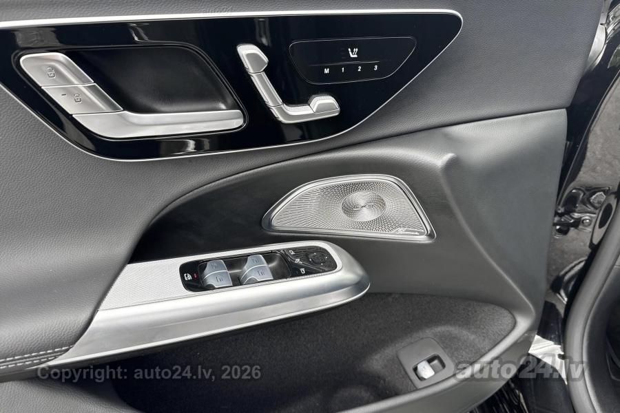 Melns Mercedes-Benz E-Class 2025 Pērnava, ar dzinēja tilpumu 2.00 L un nobraukumu 44 tūkst. km par 59900 €, foto 13 vietnē AUTOMOTO.COM.LV