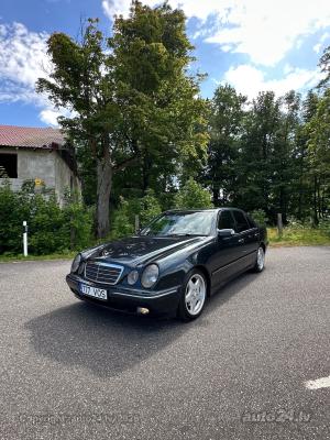 Zils Mercedes-Benz E-Class 2000 Tallina, ar dzinēja tilpumu 3.20 L un nobraukumu 370 tūkst. km par 4999 €, foto 3 vietnē AUTOMOTO.COM.LV
