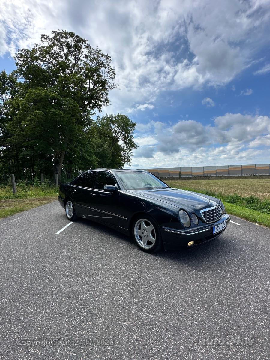 Zils Mercedes-Benz E-Class 2000 Tallina, ar dzinēja tilpumu 3.20 L un nobraukumu 370 tūkst. km par 4999 €, foto 5 vietnē AUTOMOTO.COM.LV