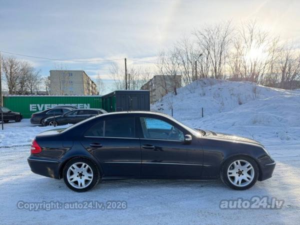 Zils Mercedes-Benz E-Class 2005 Tallina, ar dzinēja tilpumu 3.20 L un nobraukumu 308 tūkst. km par 2499 €, foto 3 vietnē AUTOMOTO.COM.LV