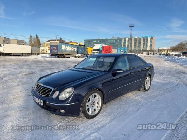 Zils Mercedes-Benz E-Class 2005 Tallina, ar dzinēja tilpumu 3.20 L un nobraukumu 308 tūkst. km par 2499 €, foto 5 vietnē AUTOMOTO.COM.LV