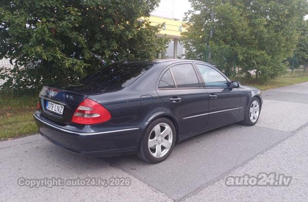Blue Mercedes-Benz E-Class 2005 in Tallinn, with an engine capacity of 3.20 L and mileage of 360 thousand km for 4250 €, photo 6 on AUTOMOTO.COM.LV