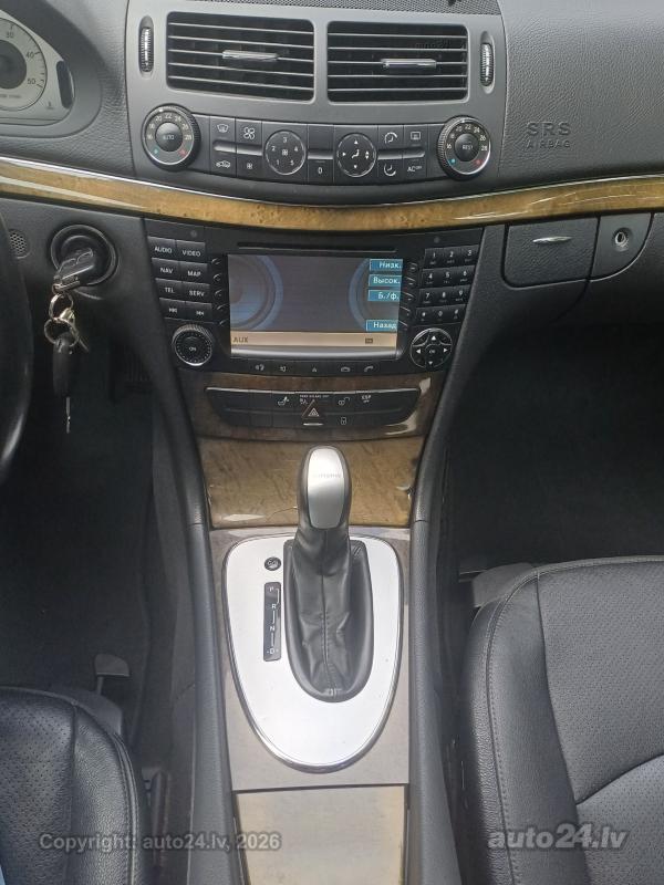 Blue Mercedes-Benz E-Class 2005 in Tallinn, with an engine capacity of 3.20 L and mileage of 360 thousand km for 4250 €, photo 11 on AUTOMOTO.COM.LV