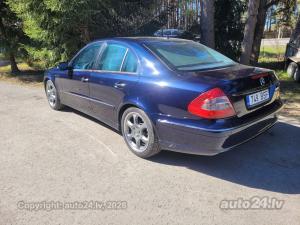 Zils Mercedes-Benz E-Class 2007 Tallina, ar dzinēja tilpumu 2.10 L un nobraukumu 0 tūkst. km par 3000 €, foto  vietnē AUTOMOTO.COM.LV