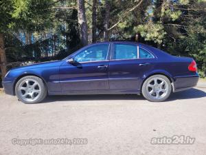 Zils Mercedes-Benz E-Class 2007 Tallina, ar dzinēja tilpumu 2.10 L un nobraukumu 0 tūkst. km par 3000 €, foto 3 vietnē AUTOMOTO.COM.LV